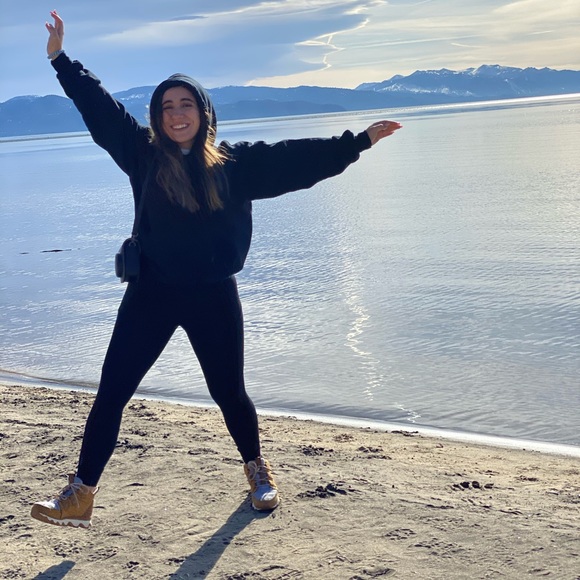 Jenna's Closet (@jenna_mccabe) | Poshmark